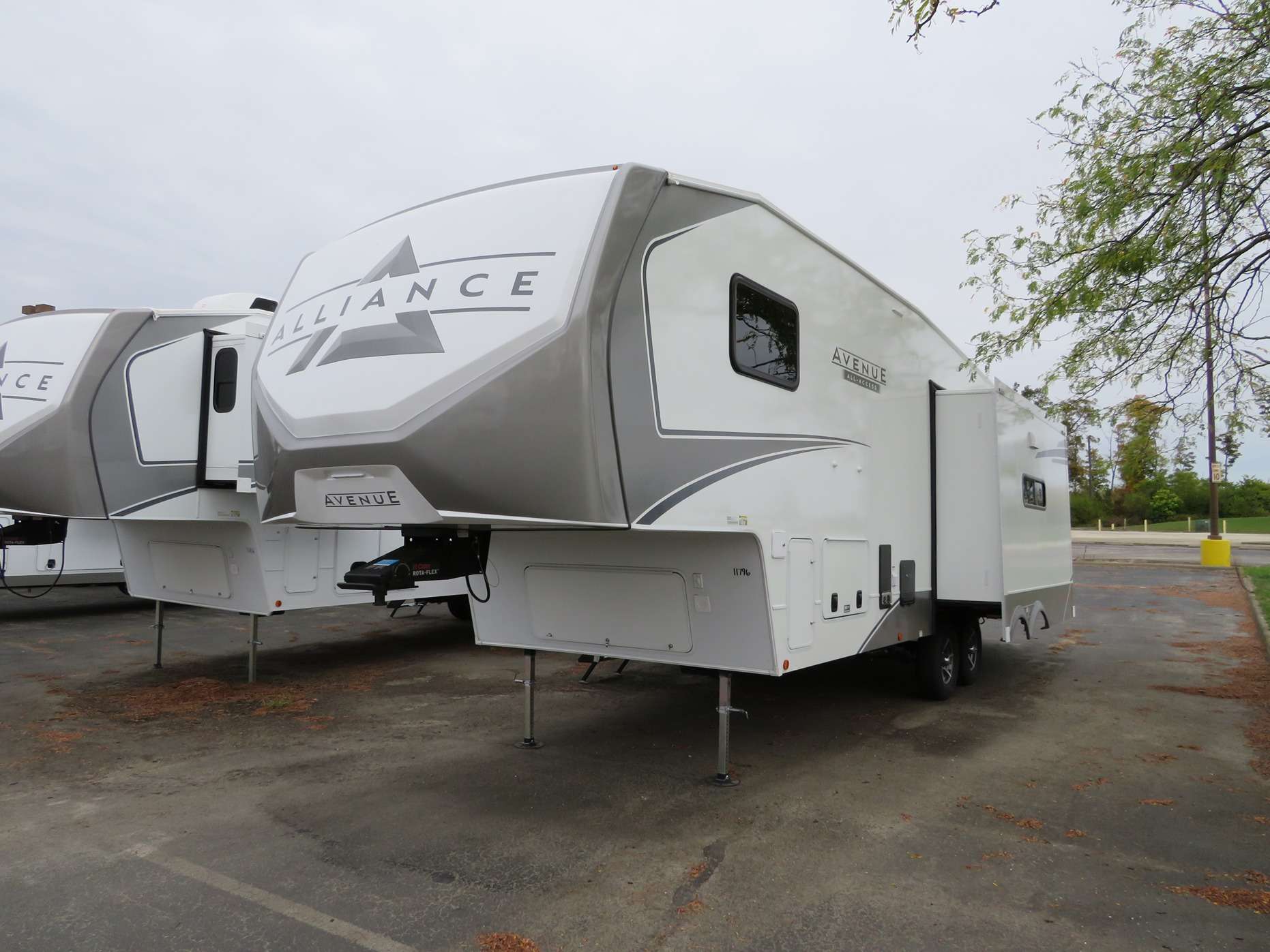 2026 AVENUE ALL-ACCESS SERIES 29RL FIFTH WHEEL RVs for Sale in Ohio ...