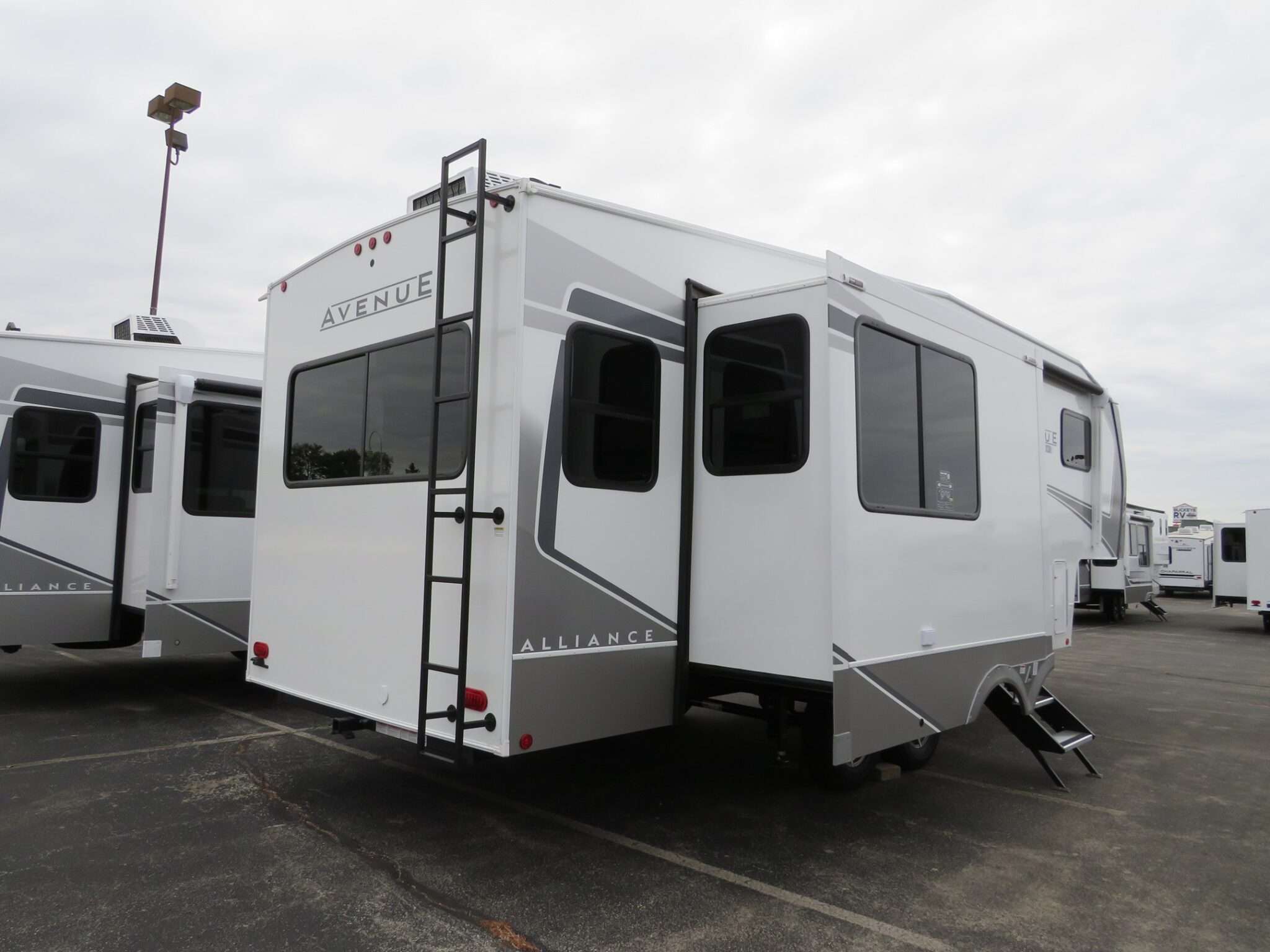 2026 AVENUE ALL-ACCESS SERIES 25RL FIFTH WHEEL RVs for Sale in Ohio ...