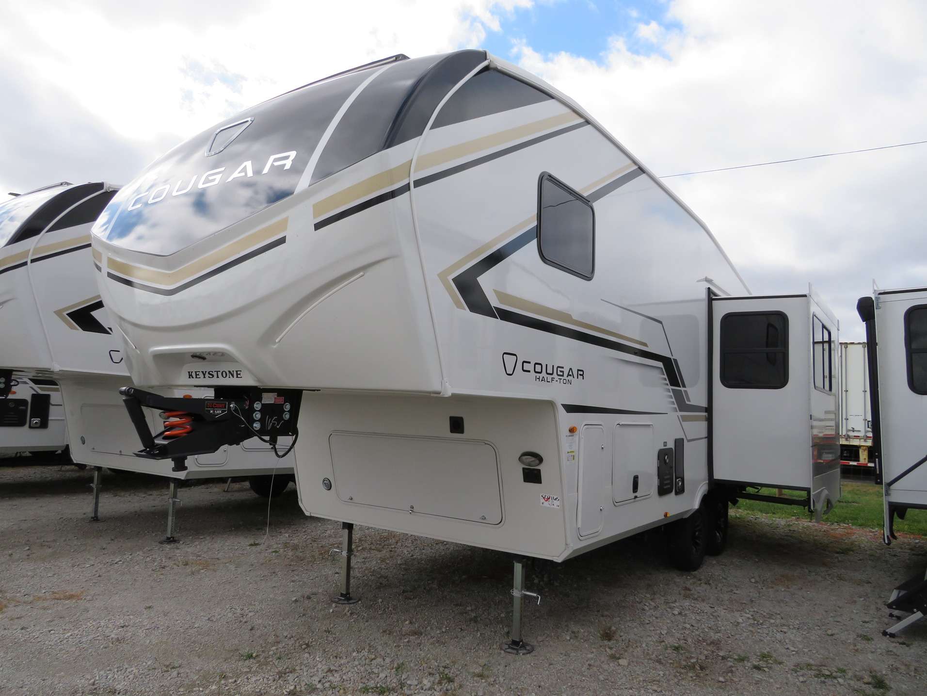 2026 COUGAR HALF-TON 23MLE FIFTH WHEEL RVs for Sale in Ohio With ...