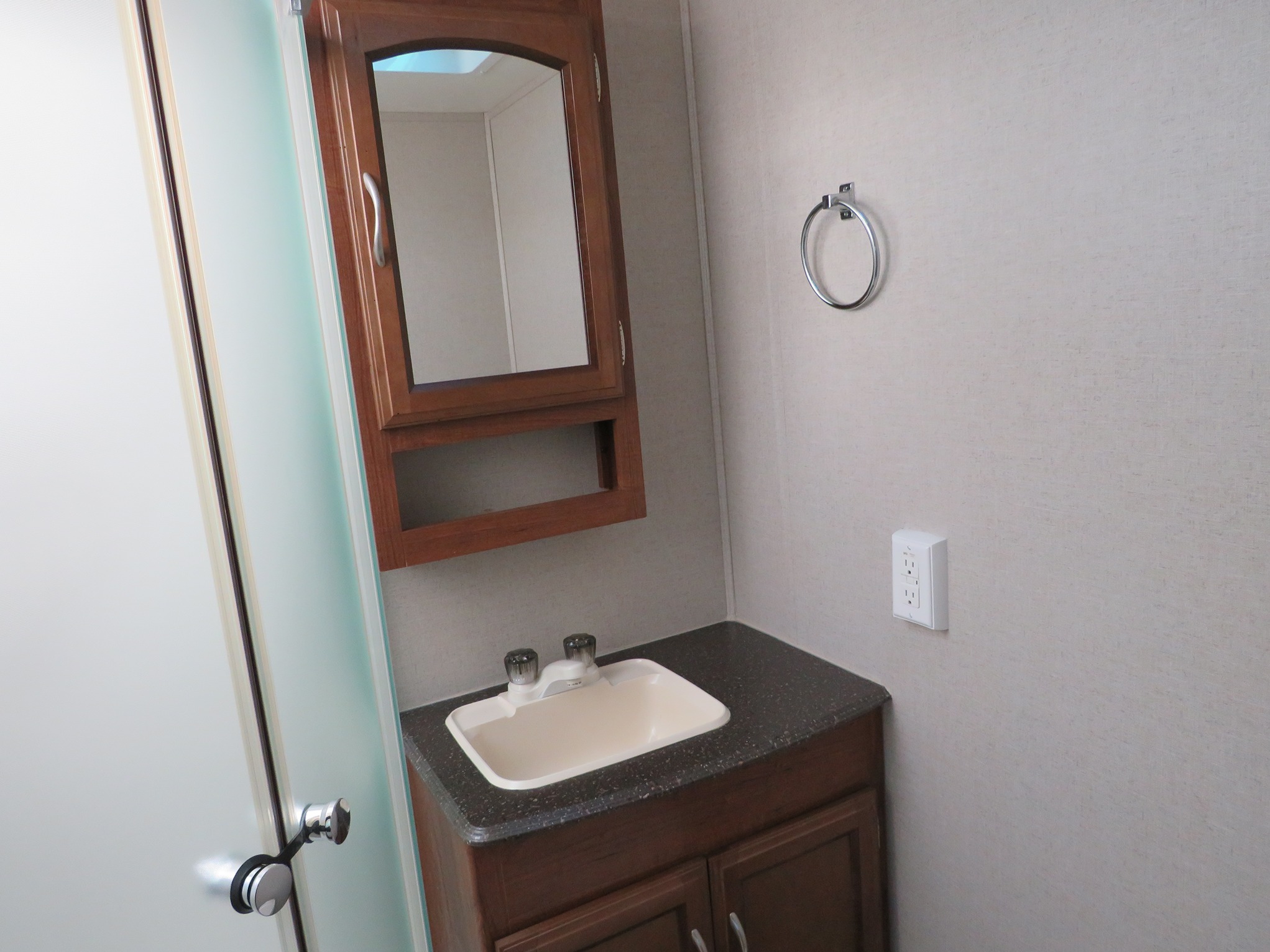 2016 FREEDOM EXPRESS ULTRA LITE 246RKS TRAVEL TRAILER RVs for Sale in ...