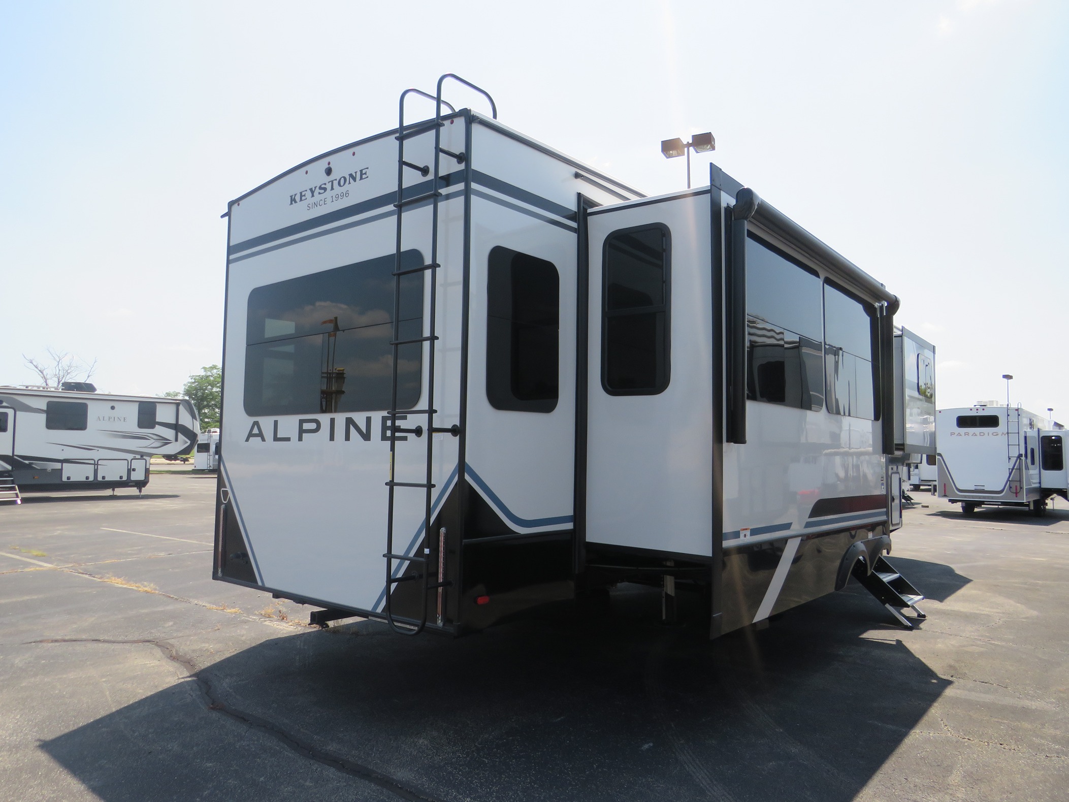 2026 ALPINE 3303CK FIFTH WHEEL RVs for Sale in Ohio With Nationwide ...