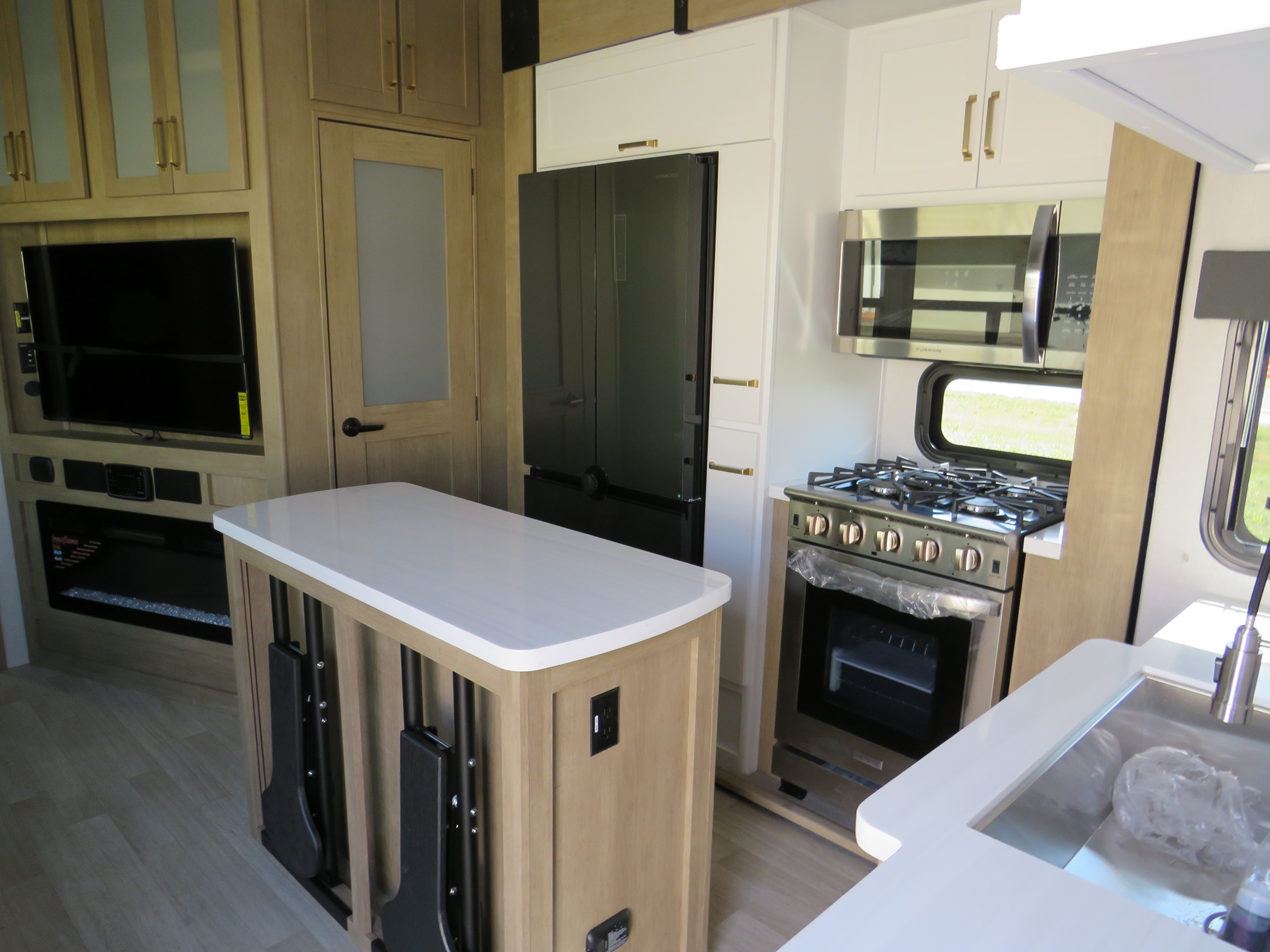 2025 RAPTOR 352 FIFTH WHEEL TOY HAULER RVs for Sale in Ohio With ...