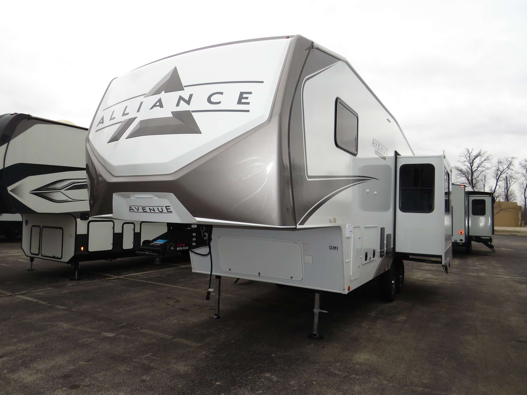 2026 AVENUE ALL-ACCESS SERIES 23ML FIFTH WHEEL RVs for Sale in Ohio ...