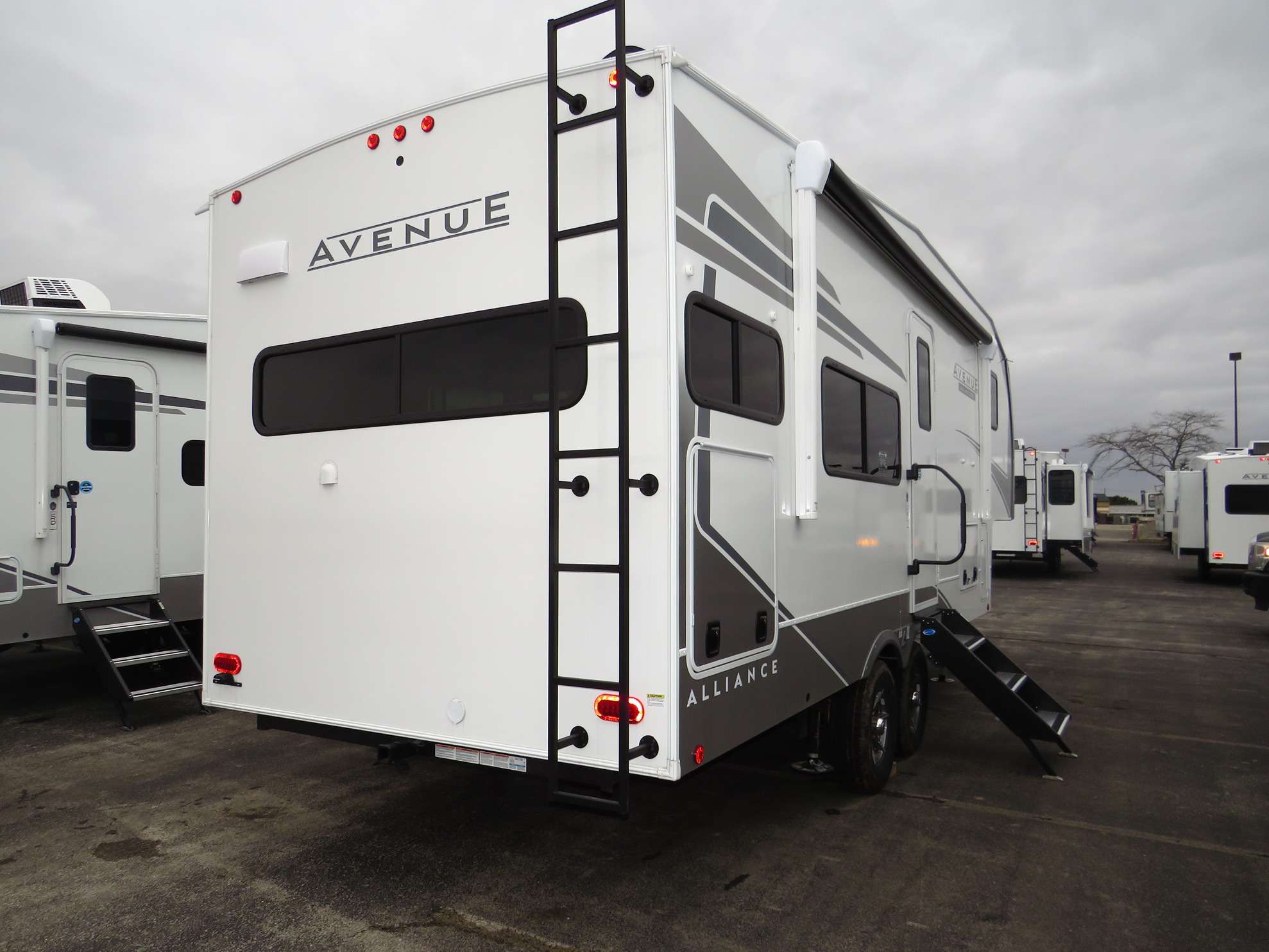 2026 AVENUE ALL-ACCESS SERIES 23ML FIFTH WHEEL RVs for Sale in Ohio ...