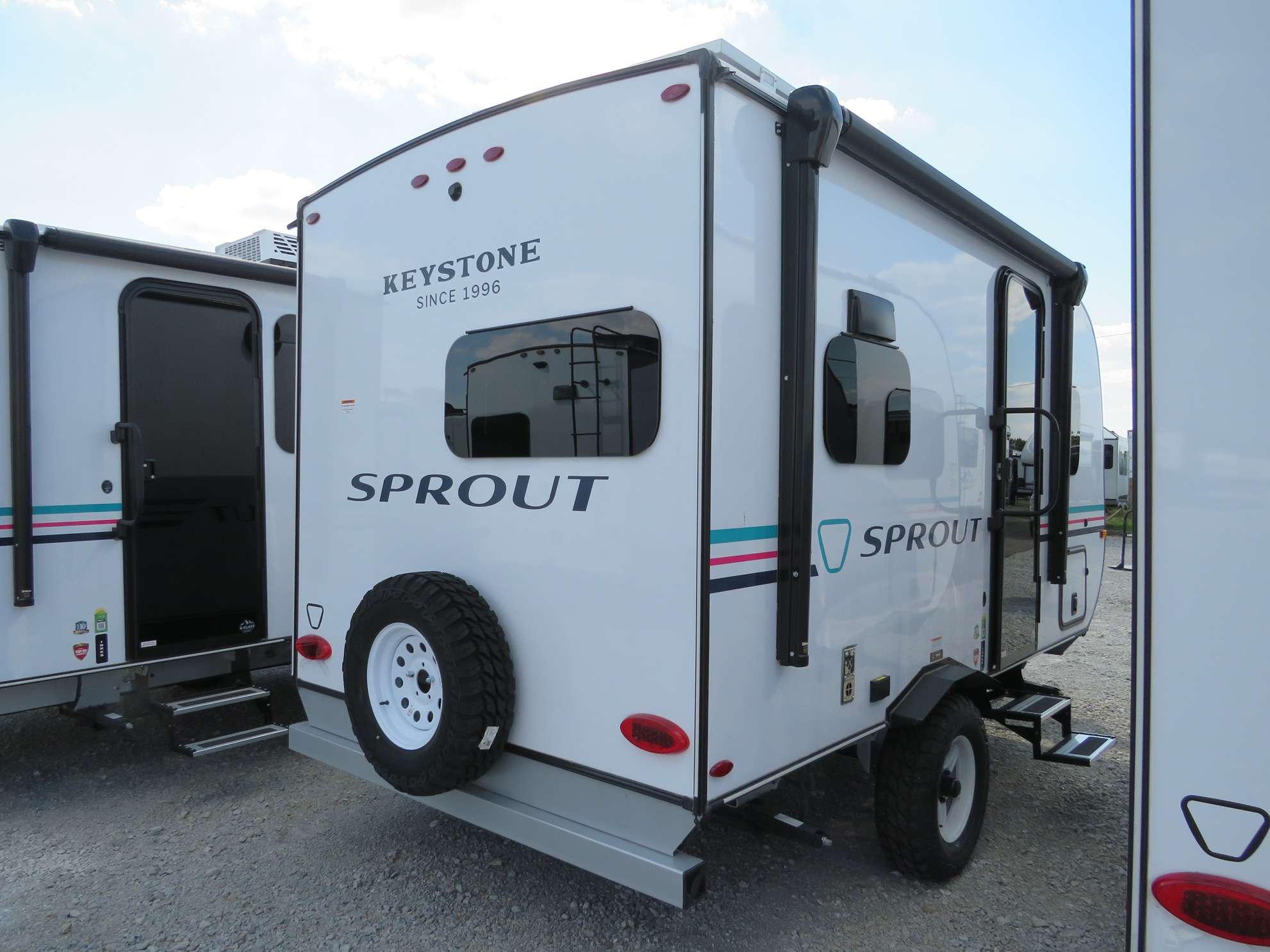 2026 SPROUT 13RKS TRAVEL TRAILER RVs for Sale in Ohio With Nationwide ...